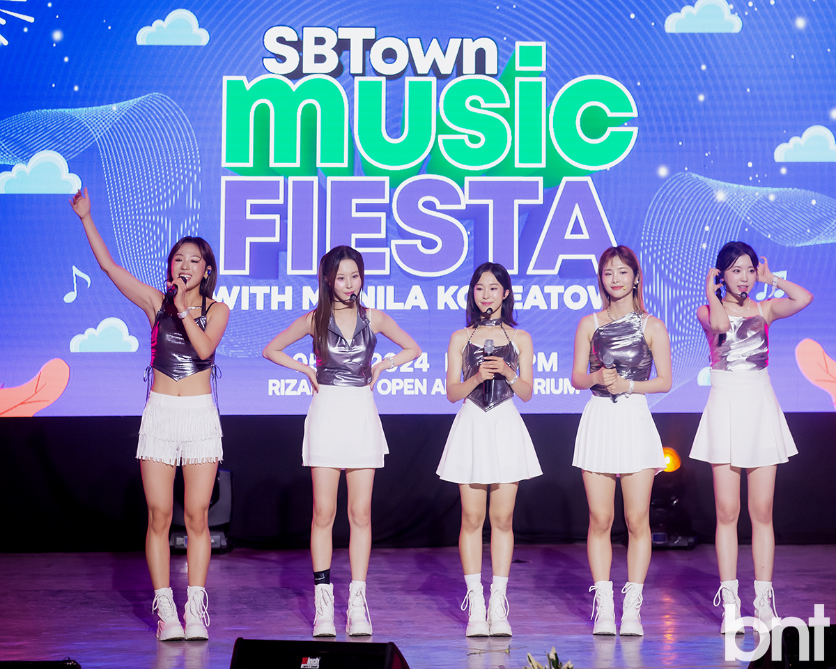 [포토] 퀸즈아이 'SBTown MUSIC FIESTA 왔어요' | bnt뉴스