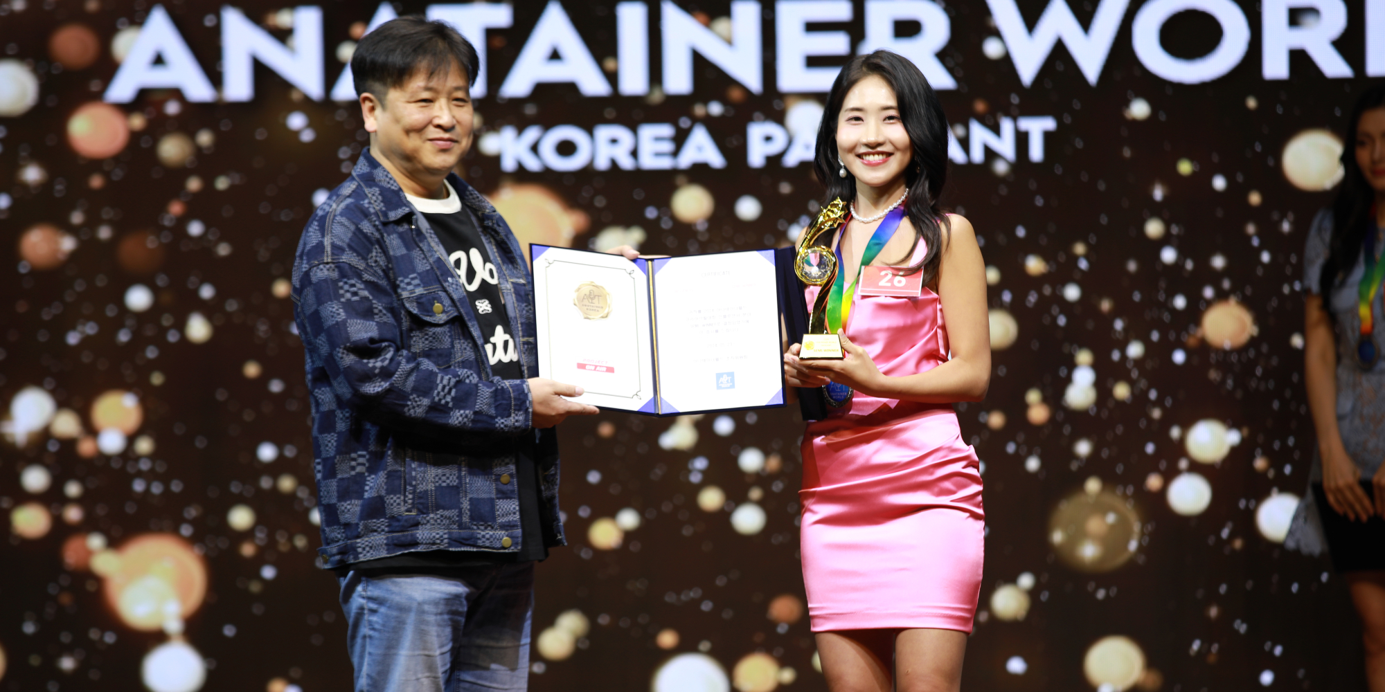 [포토] 2024 아나테이너월드 인플루언서 세미위너 오혜연 | bnt뉴스