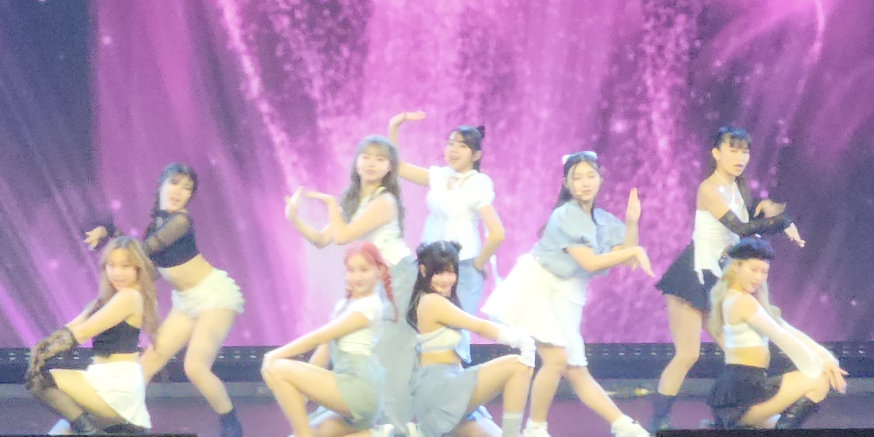 버스터즈, 무더위 날리는 시원한 무대 (2024 ENA K-POP UP CHART SHOW IN JAPAN) [포토] | bnt뉴스