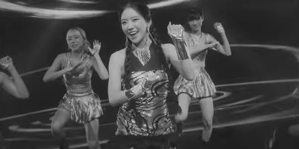 ‘트롯 서머퀸’ 송민경, 신곡 ‘껐다 켜’ MV 티저 공개 | bnt뉴스