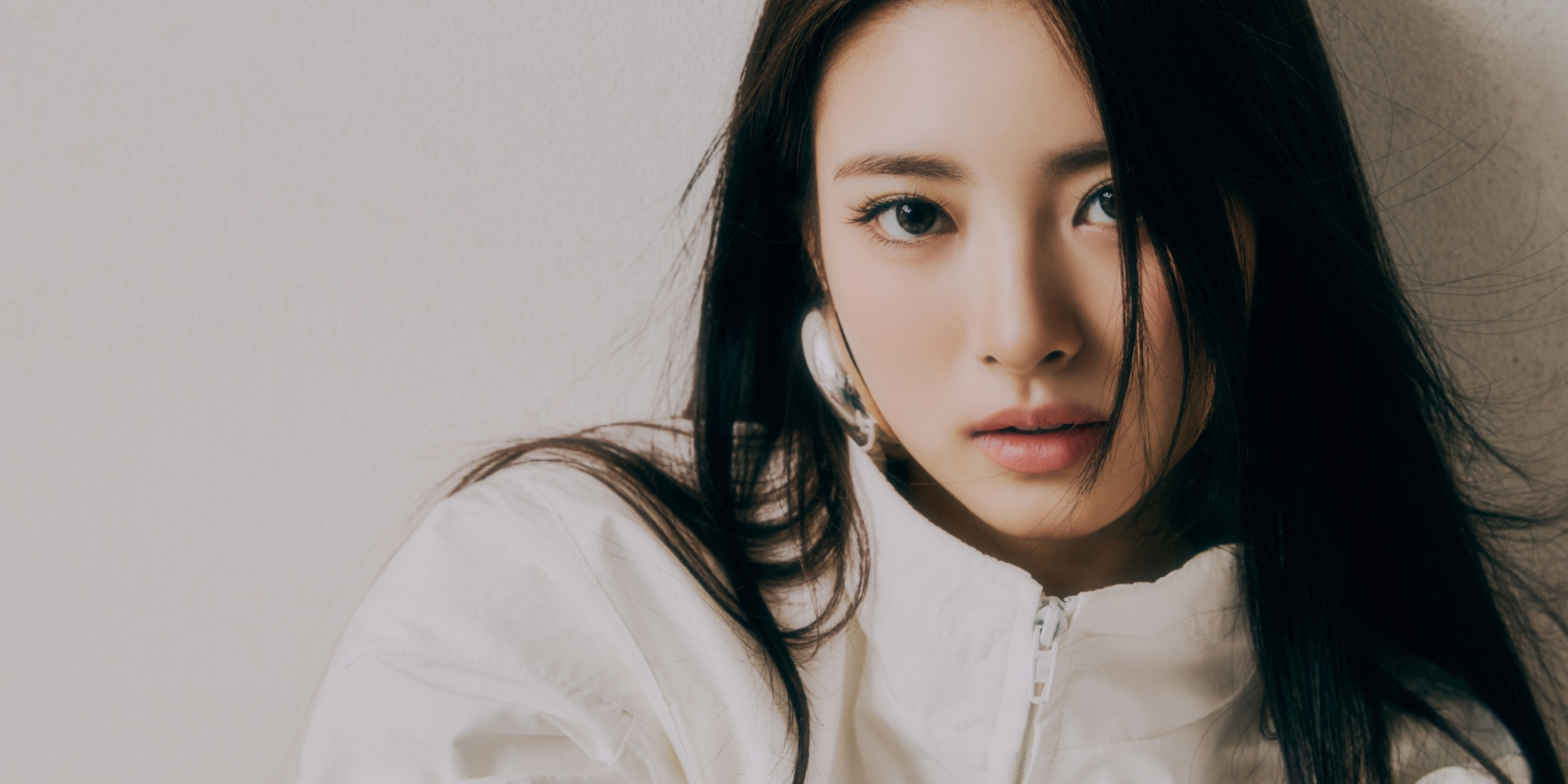 ‘테디 걸그룹’ 미야오 안나, 새 콘셉트 포토 공개 | bnt뉴스