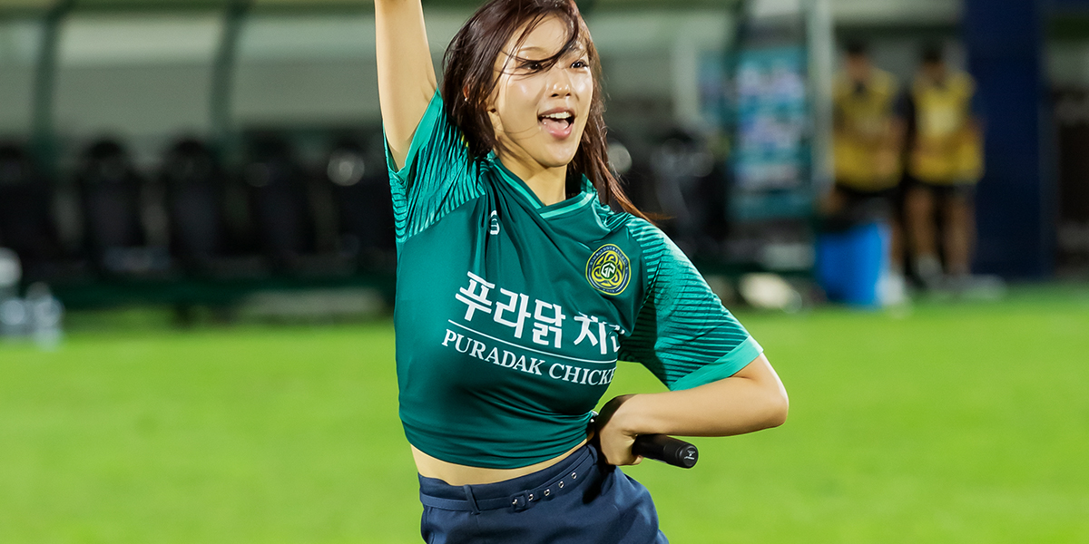 쓰리피스 비키 '김포FC 플레이오프 가즈아' [포토] | bnt뉴스
