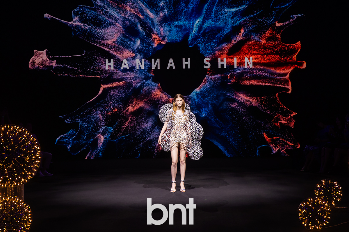 모델 DANI '3D 프린팅만이 가능한 SF적 매력'(한나신 컬렉션) [포토] | bnt뉴스