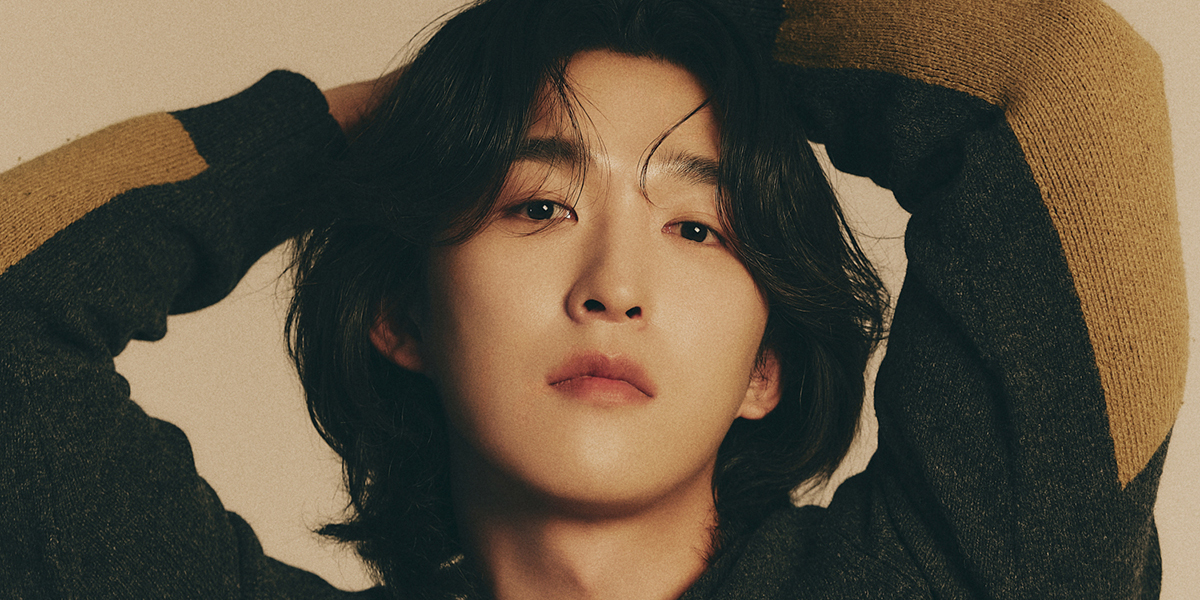 모델 김진규 “나만의 관리 비법은 마사지볼로 ‘발마사지’, 운동전후로 빼놓지 않고 챙겨” [화보] | bnt뉴스