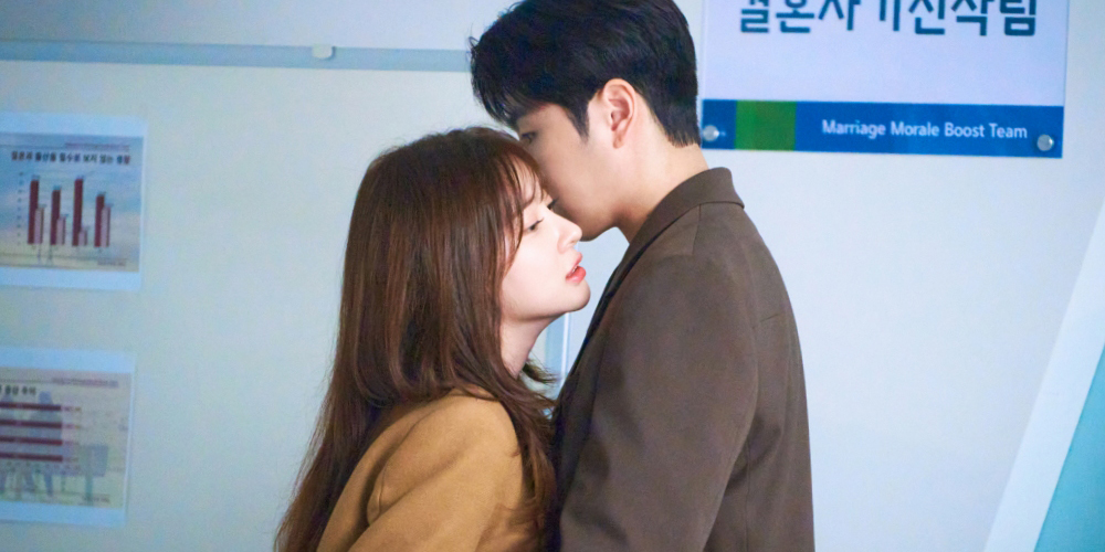 ‘결혼해YOU’ 조수민, 구준회에 초밀착 스킨십 | bnt뉴스