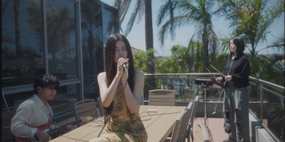 올리비아 마쉬, 새 싱글 ‘Heaven’ 티저 공개…1개월 만의 신보로 돌아온 ‘글로벌 싱송라’ | bnt뉴스