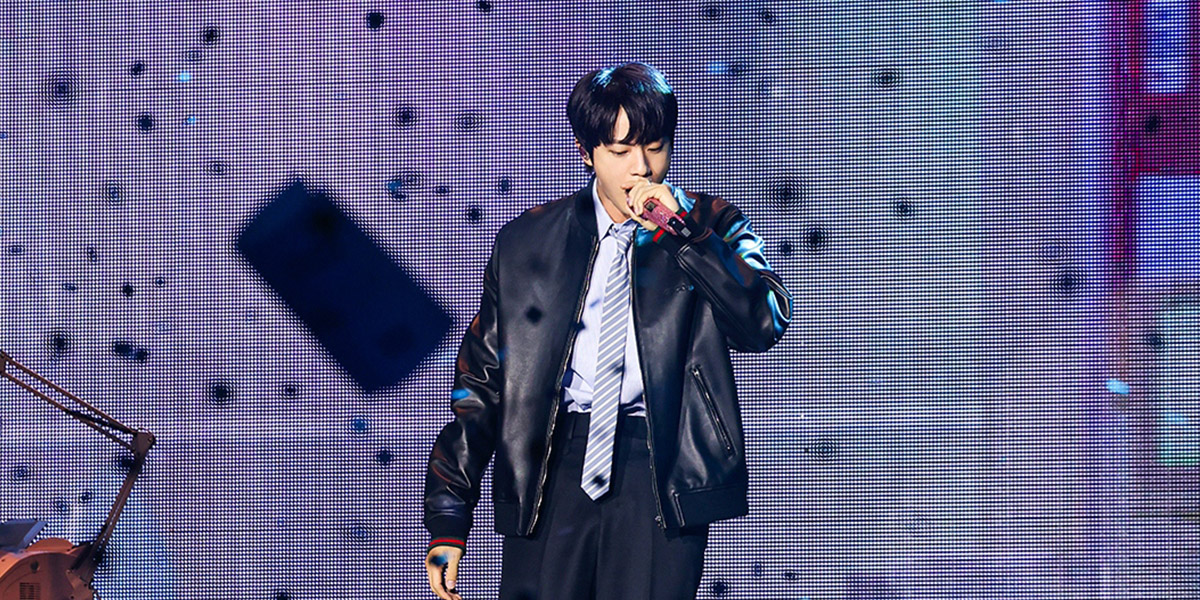 BTS 진, 팬 쇼케이스서 ‘Happy’ 전곡 공개 | bnt뉴스