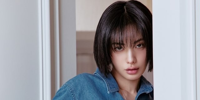 나나, 청청패션으로 뽐내는 우월 기럭지 | bnt뉴스