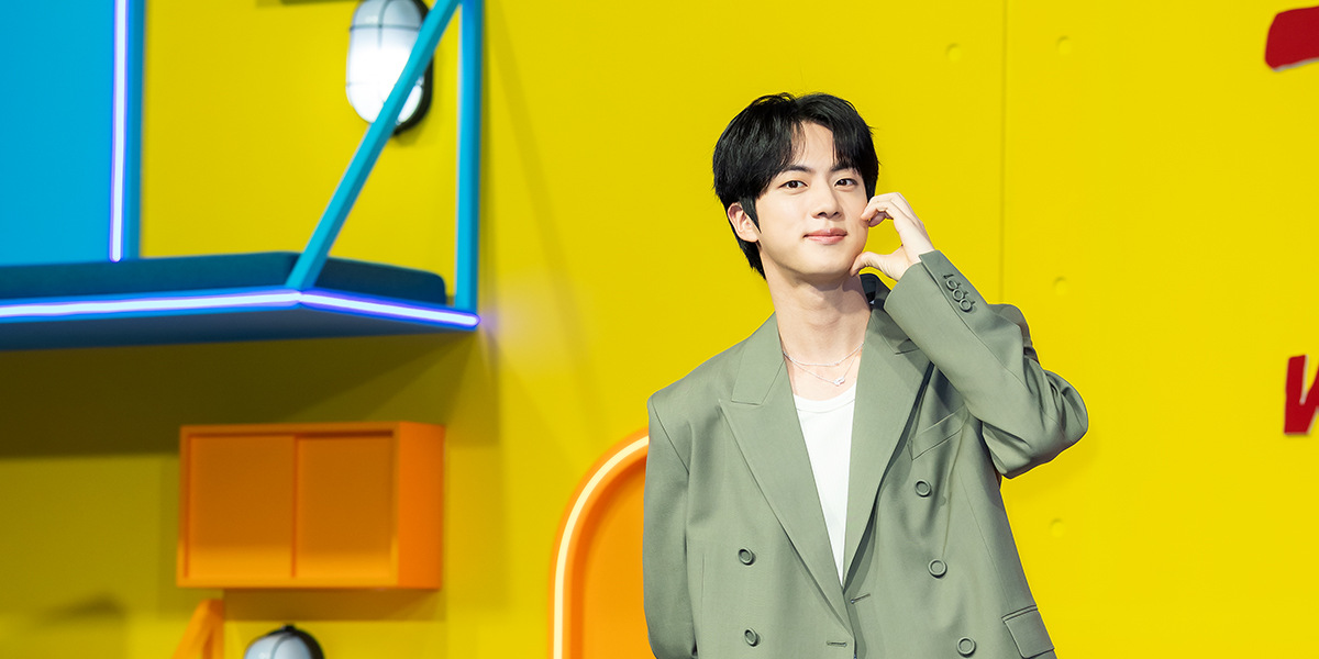 BTS 진 '대환장 기안장은 사랑입니다' [포토] | bnt뉴스