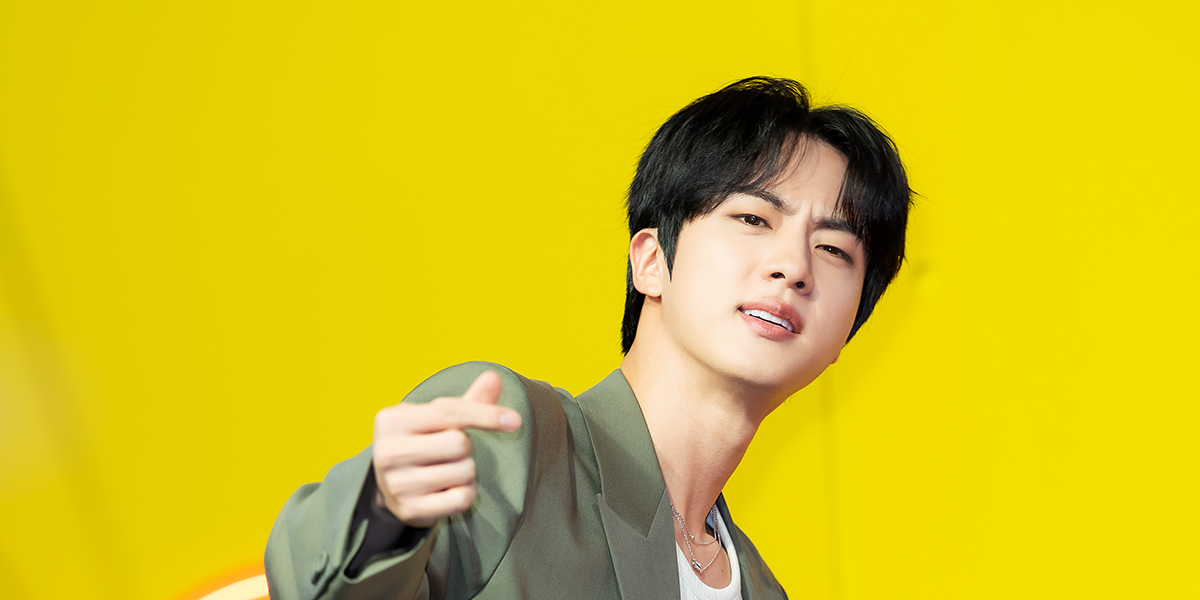 BTS 진 '상남자 김석진의 하트' [포토] | bnt뉴스