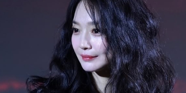 신민아, 인형 아냐?... 비현실적 미모 | bnt뉴스