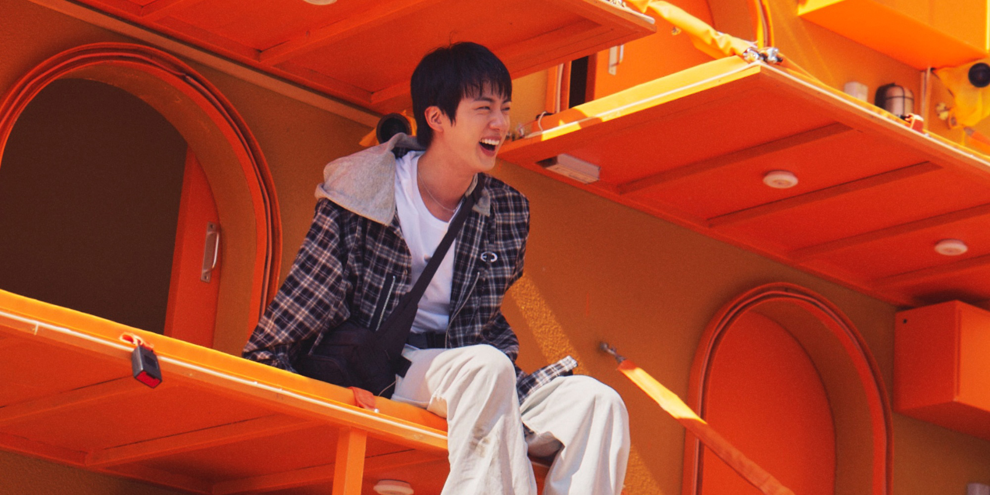 ‘FM 직원’ BTS 진, “‘대환장 기안장’ 막막했지만 잊지 못할 시간” | bnt뉴스