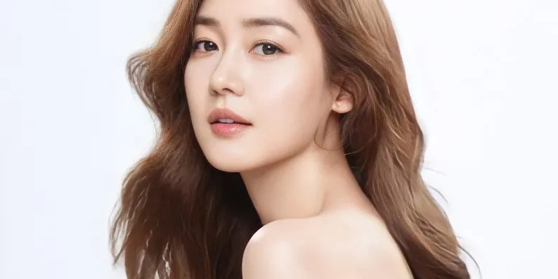 ‘옥바라지’ 성유리, 남편 구속 4개월 만에 홈쇼핑 복귀 | bnt뉴스