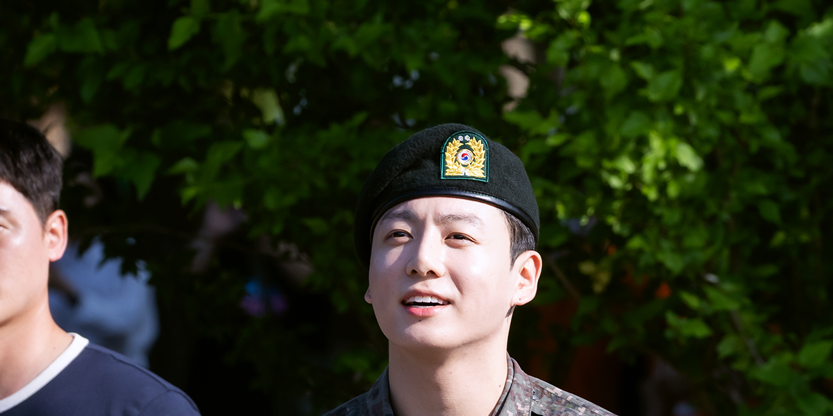 BTS 정국 '아미 향한 눈빛이 아련아련' [포토] | bnt뉴스