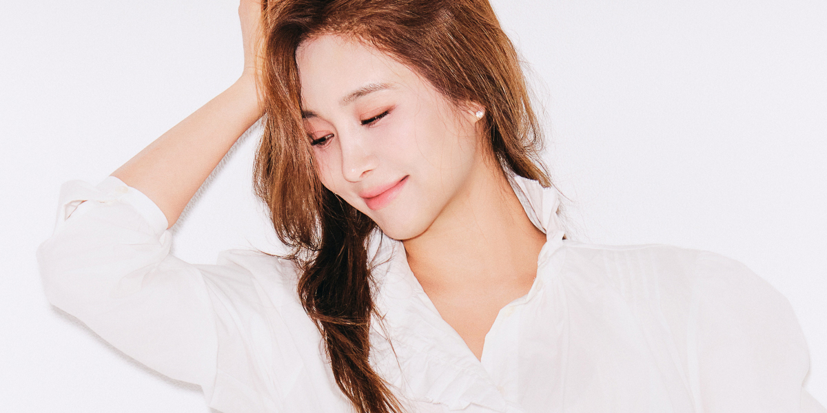 옥주현 “핑클 데뷔곡 ‘블루 레인’ 솔로 리메이크, 긴 시간 겪은 경험들로 빗방울 밀도 높은 느낌” [화보] | bnt뉴스