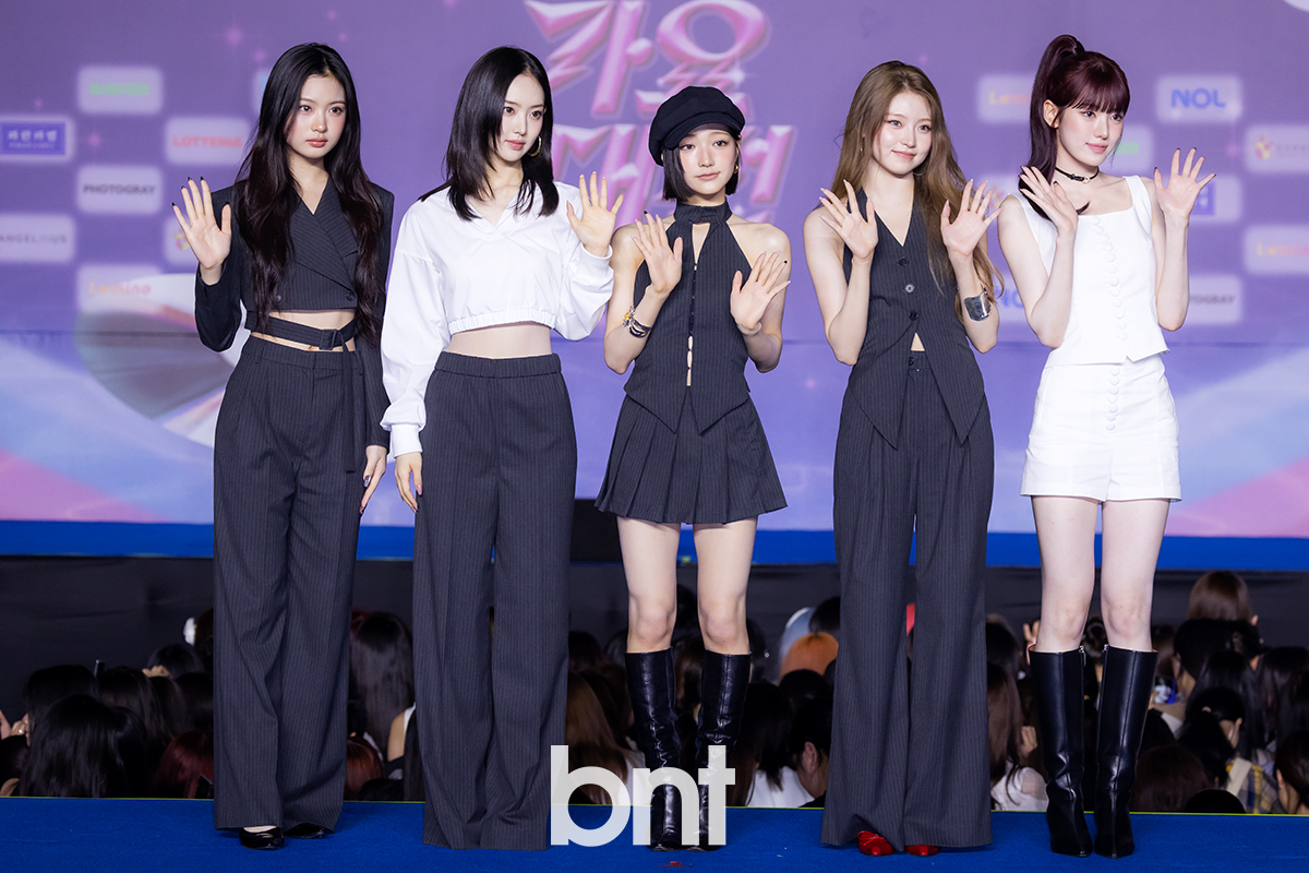 키키 키야-이솔-지유-하음-수이 '8월에는 나혼자 춤 출 다섯 소녀들'(SBS가요대전) [포토] | bnt뉴스