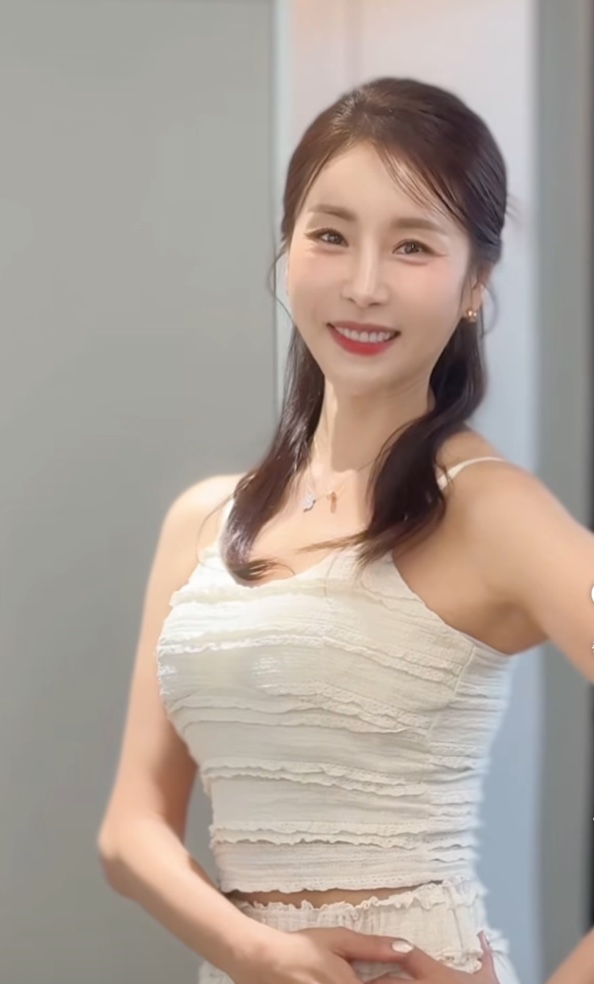 한다감, 순백의 청순 미모 ‘눈길’ | bnt뉴스