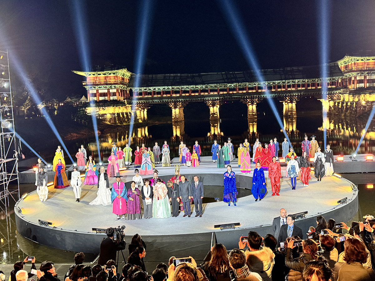 ‘미스인터콘티넨탈 한국대회’ 수상자들, 경주 APEC초청 패션쇼 성료 | bnt뉴스