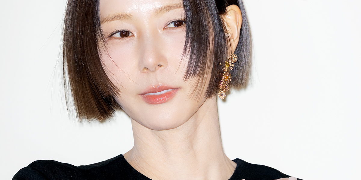 김나영 '국기에 대한 경례하듯' [포토] | bnt뉴스